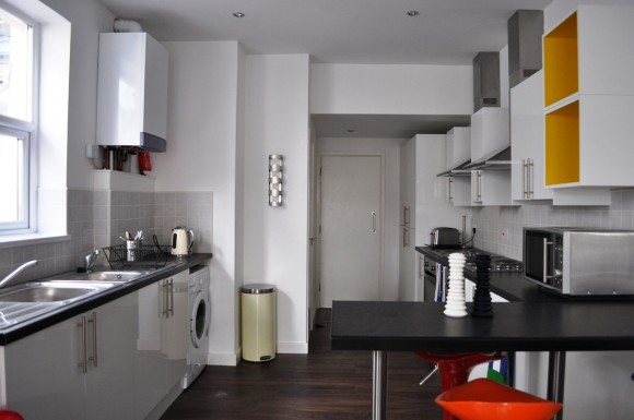 8 Bed - Maindy Road, Cathays, Cardiff - Pads for Students