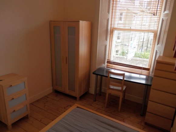 Spacious 6 bedroom house at West End of Dundee - Pads for Students