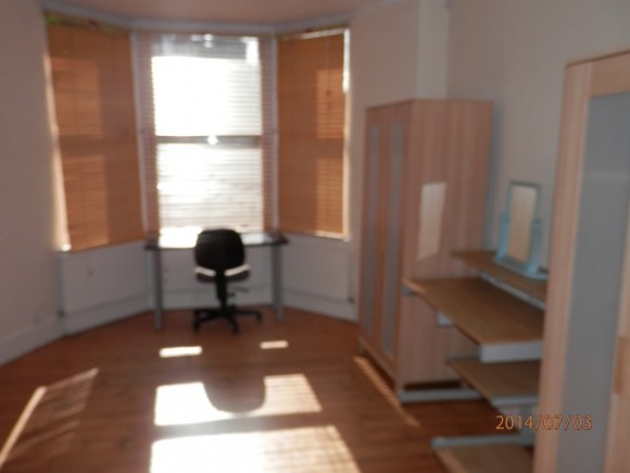 Spacious 6 bedroom house at West End of Dundee - Pads for Students