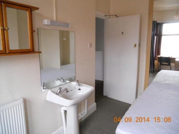 8 Bed - Student House @ 92 Queen Street, Crewe, Cw1 - Pads for Students